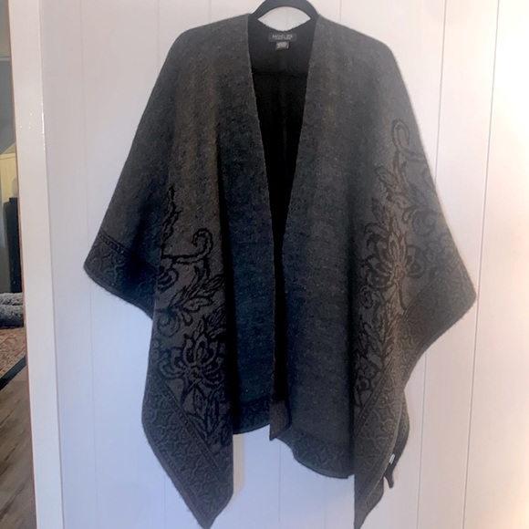 Rachel Zoe | Jackets & Coats | Rachel Zoe Cape Shawl Size Os | Poshmark